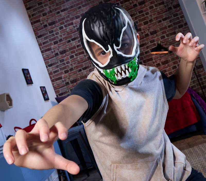 Hasbro - Venomverse - Maschera Elettronica Venom – Legacy Distribution